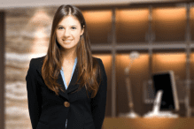 Hostess: o que faz, salário e como contratar? - Aliança Promoções